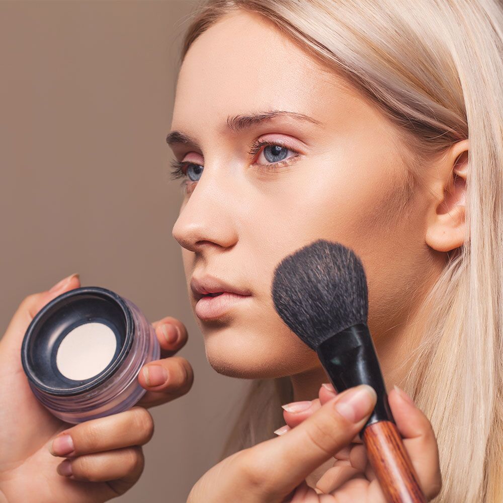 10 Ways to 'Lift' and Sculpt Your Cheeks With Makeup - NewBeauty
