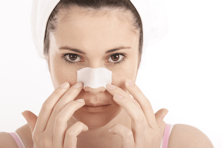 This Close-Up Video Shows Exactly What Happens When You Use a Pore ...