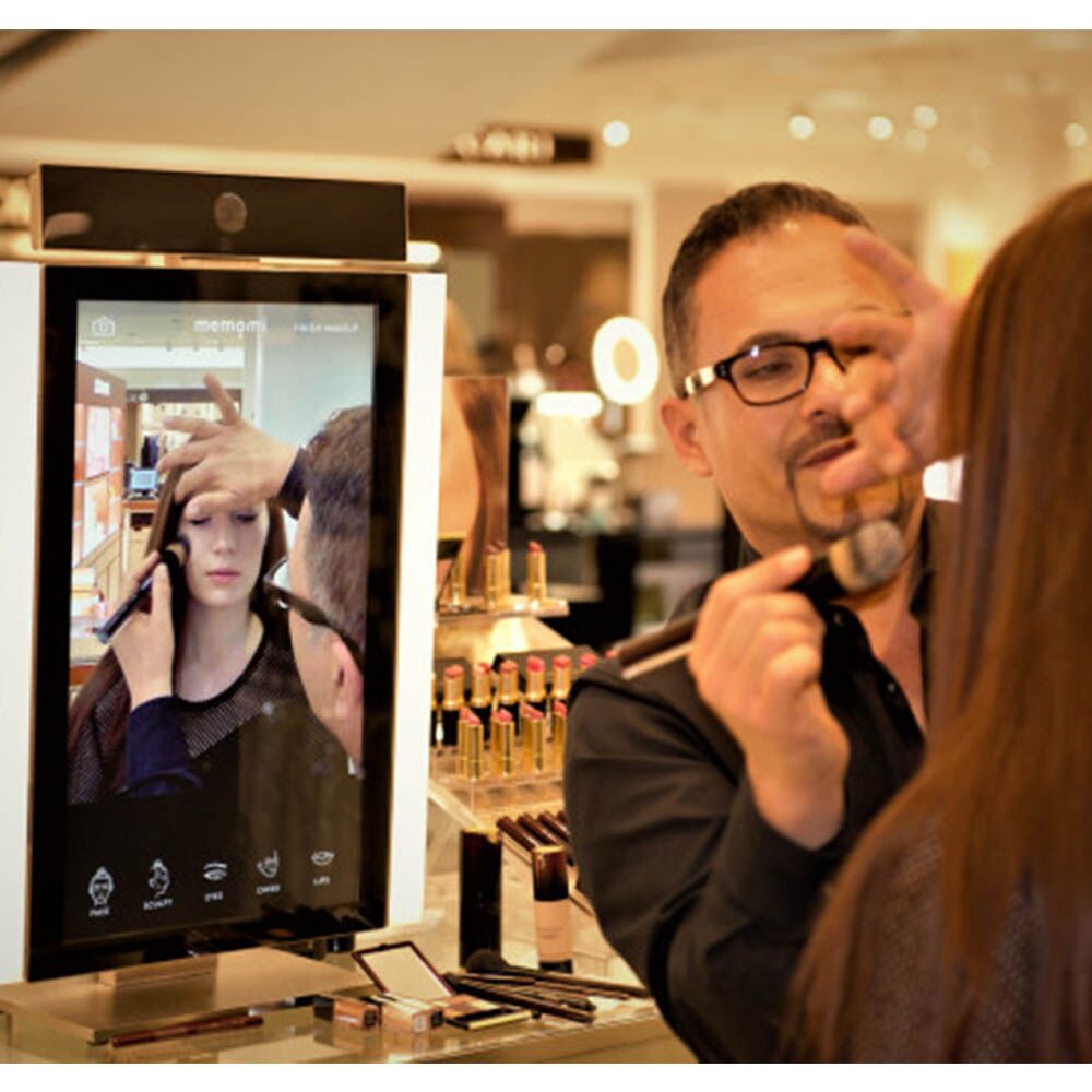 These High-Tech Mirrors Have Impressive Features to Help Your Makeup ...