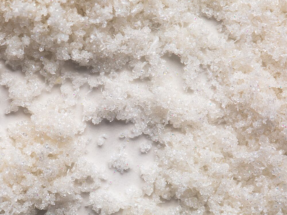 Can Salt Water Clear Acne? A Dermatologist Weighs In - NewBeauty