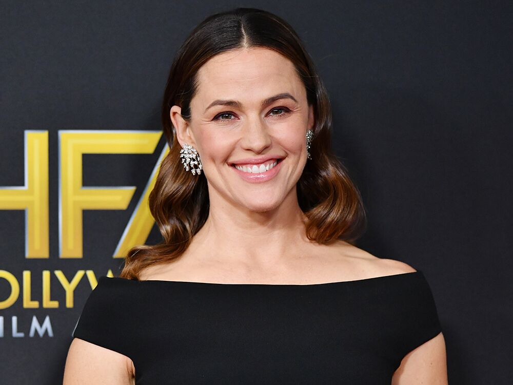 The $40 Retinol Jennifer Garner Says 'Will Change Your Skin' - NewBeauty