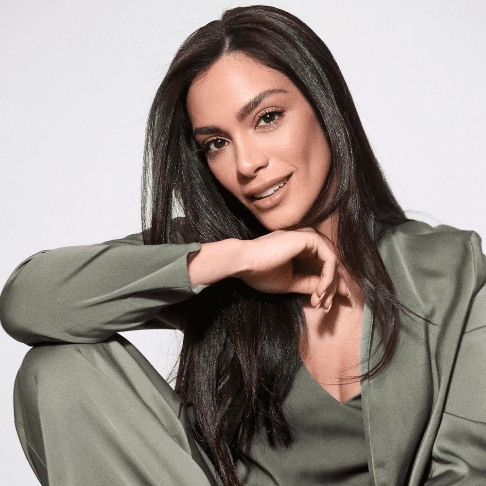 The ‘Friends’-Related Laugh Therapy 'Law & Order’ Star Odelya Halevi ...