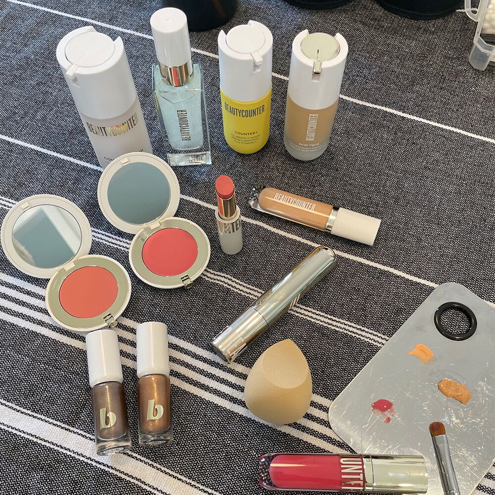 The Glowy Vitamin C Serum Behind Connie Britton’s ‘No-Makeup Makeup ...