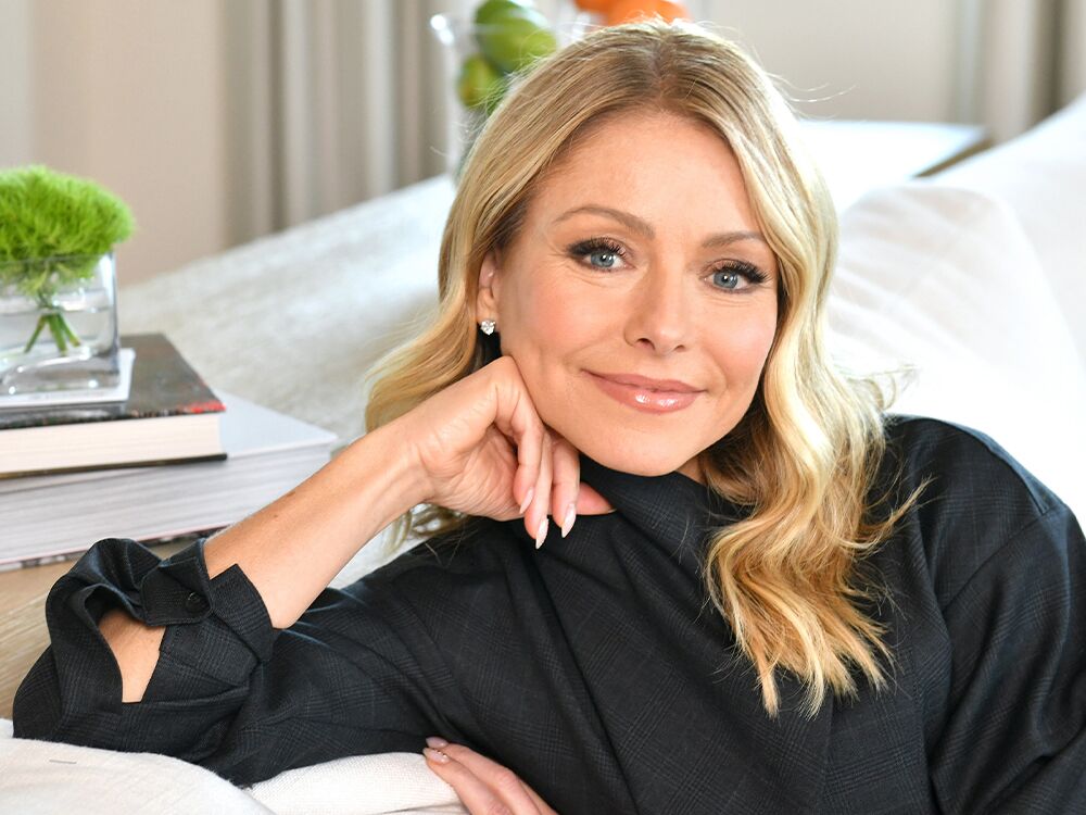 Kelly Ripa Loves These Vitamin C Brightening Pads - NewBeauty