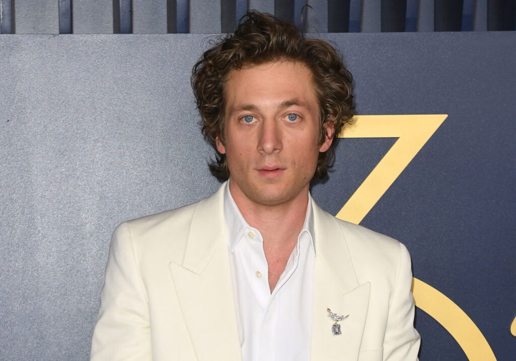 Inside Jeremy Allen White’s SAG Awards Skin Prep - NewBeauty
