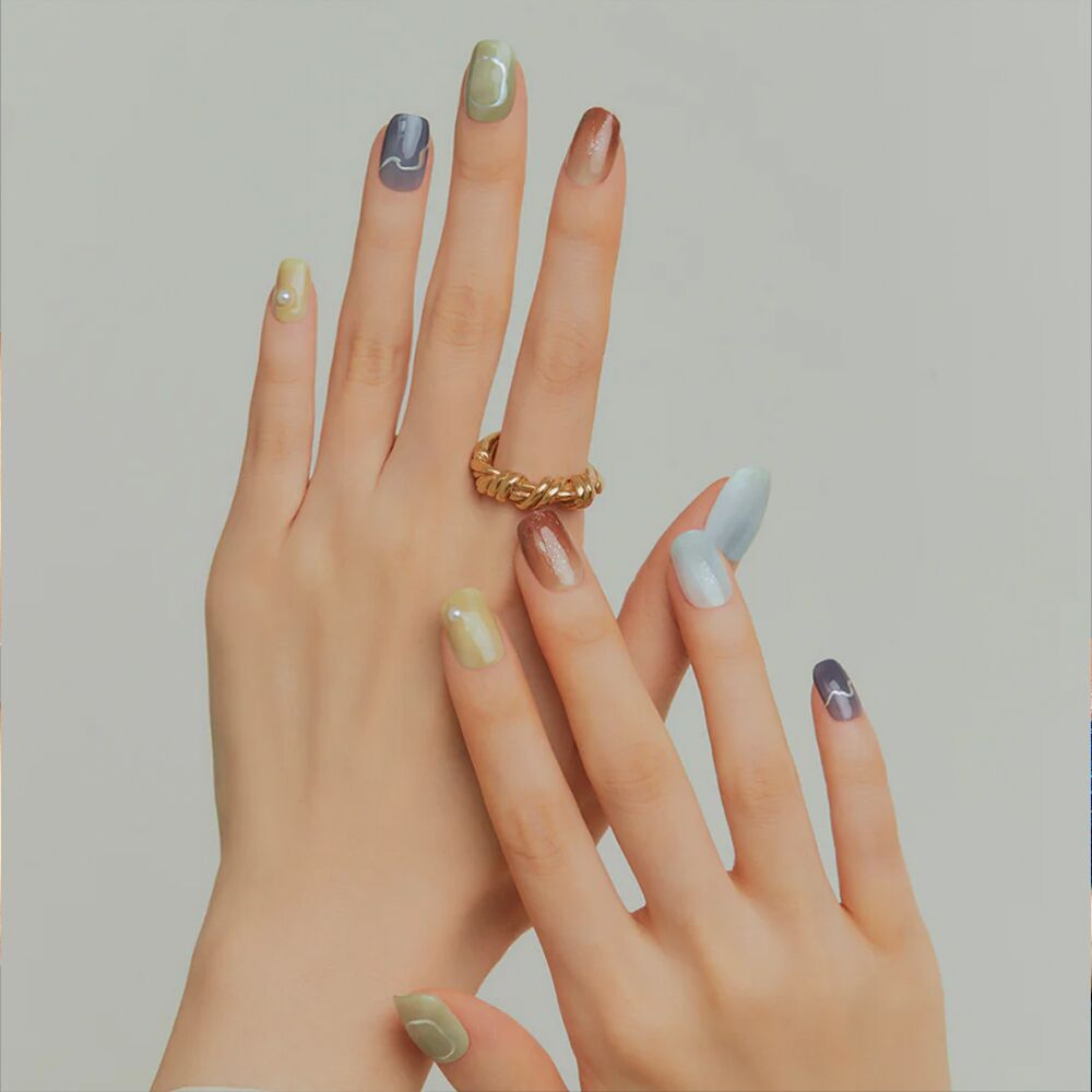 Semi Cured Gel Strips Are the Key to the Best Lazy Girl Manicure