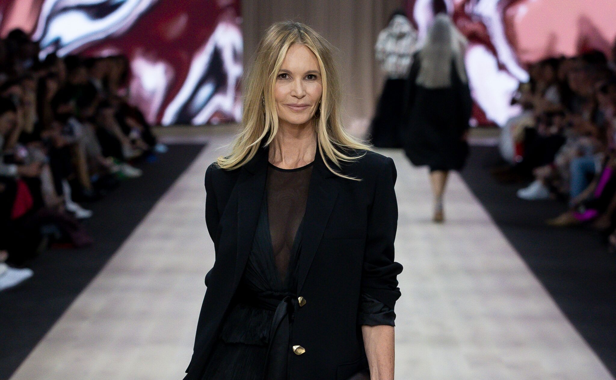 How Elle Macpherson Looks So Young