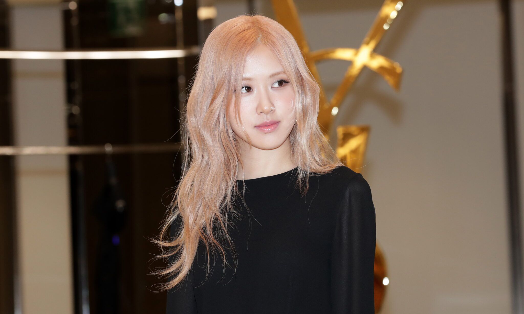 What Is Milk Tea Hair Color? How to Get the Viral Look