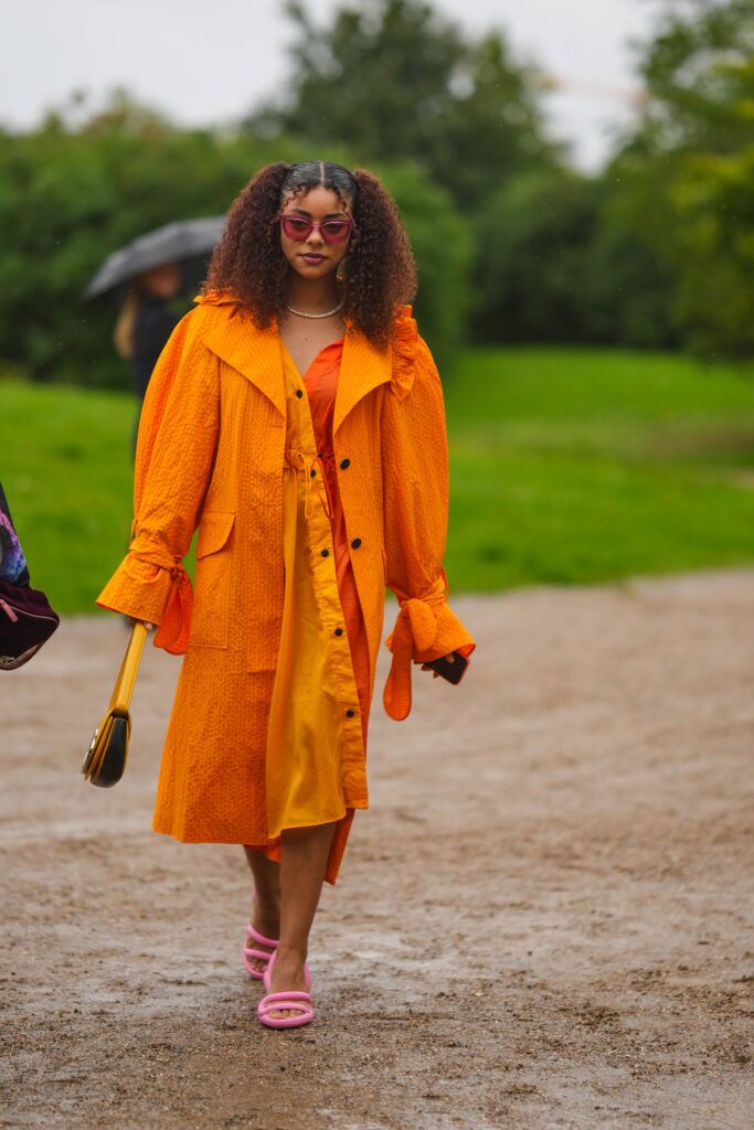 Hairstyles for Frizzy Hair That’ll Get You Through Humid Days