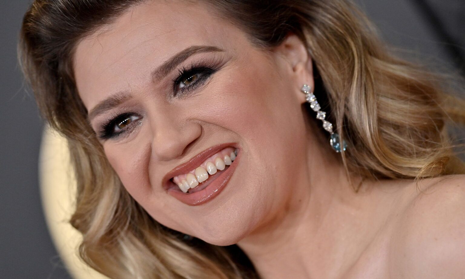 Kelly Clarkson Is Taking Weight Loss Medication, But It's Not Ozempic