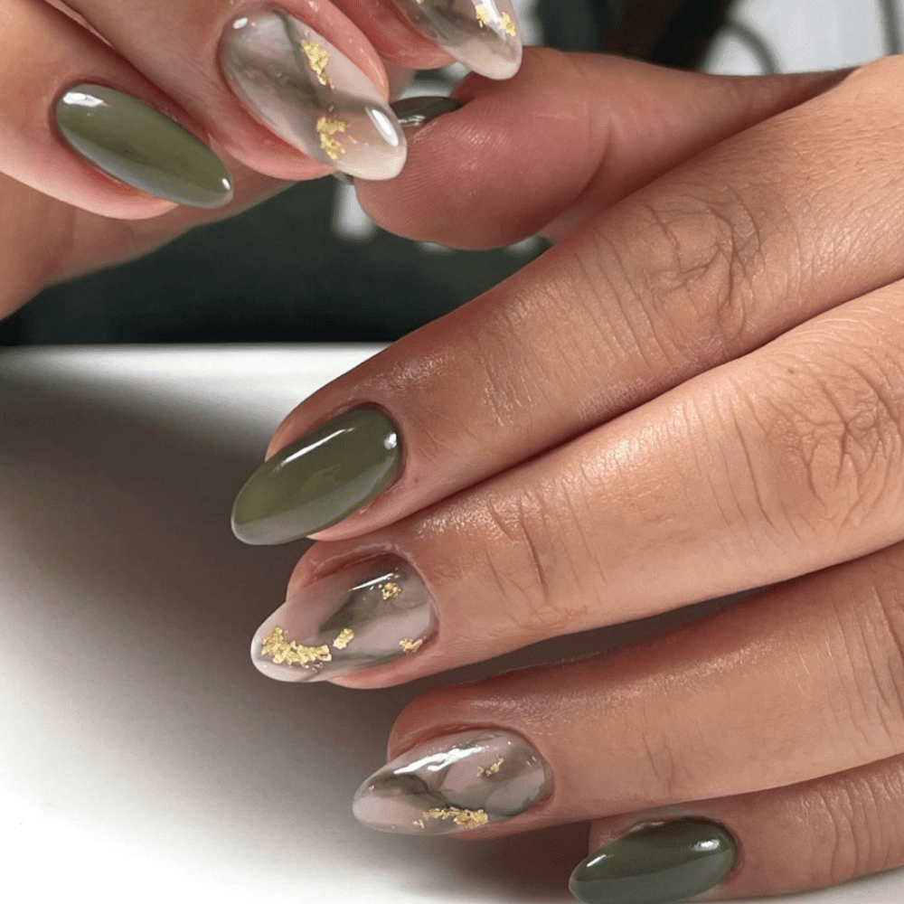 35 Glitter Nails to Make Your Next Manicure Sparkle - NewBeauty