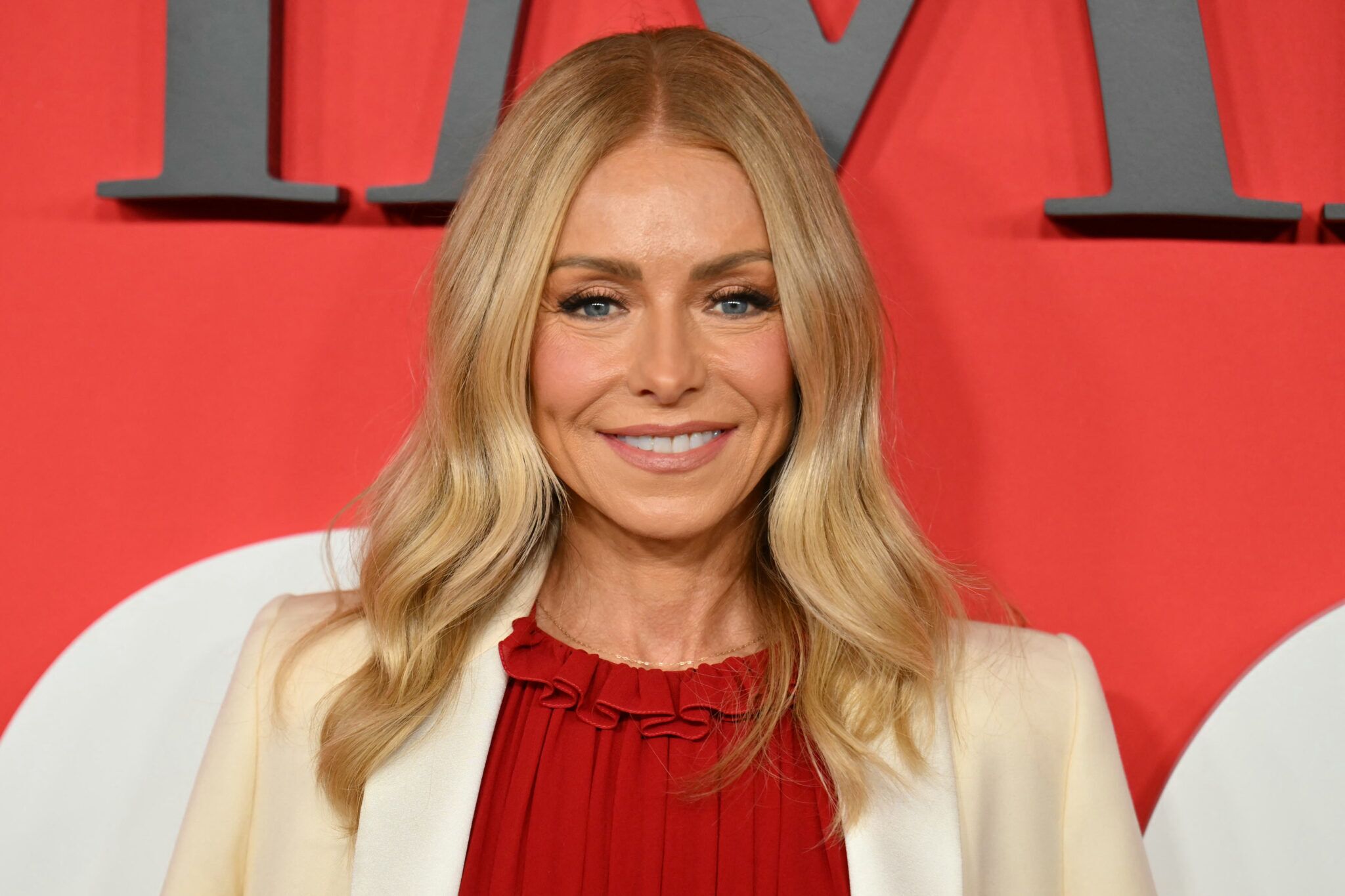 Kelly Ripa's Daily Lip Liner Technique Is Surprisingly Simple