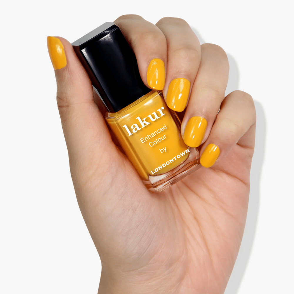 Solar Nails Are The Sunny Trend We Can't Get Enough Of - NewBeauty