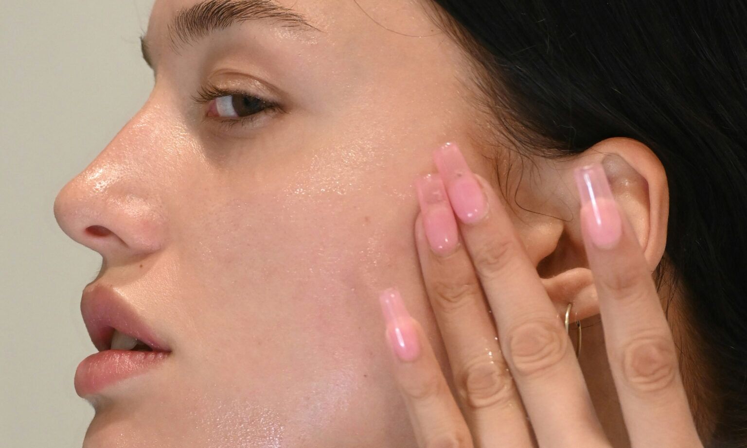 Snap Back: An Expert Guide to Everything Elastin - NewBeauty