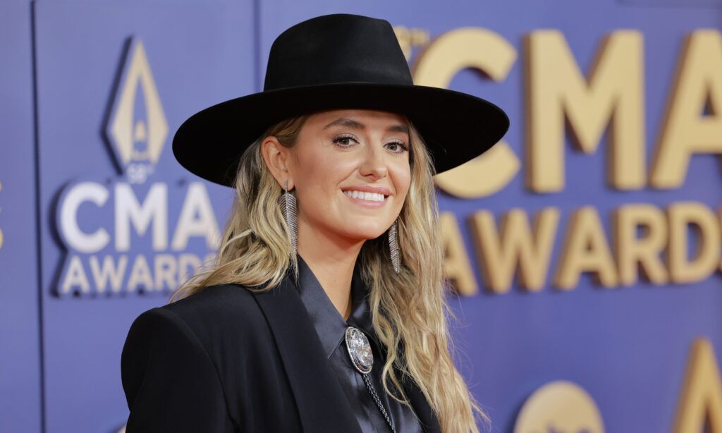 Lainey Wilson's CMA Awards 2024 Beauty Breakdown