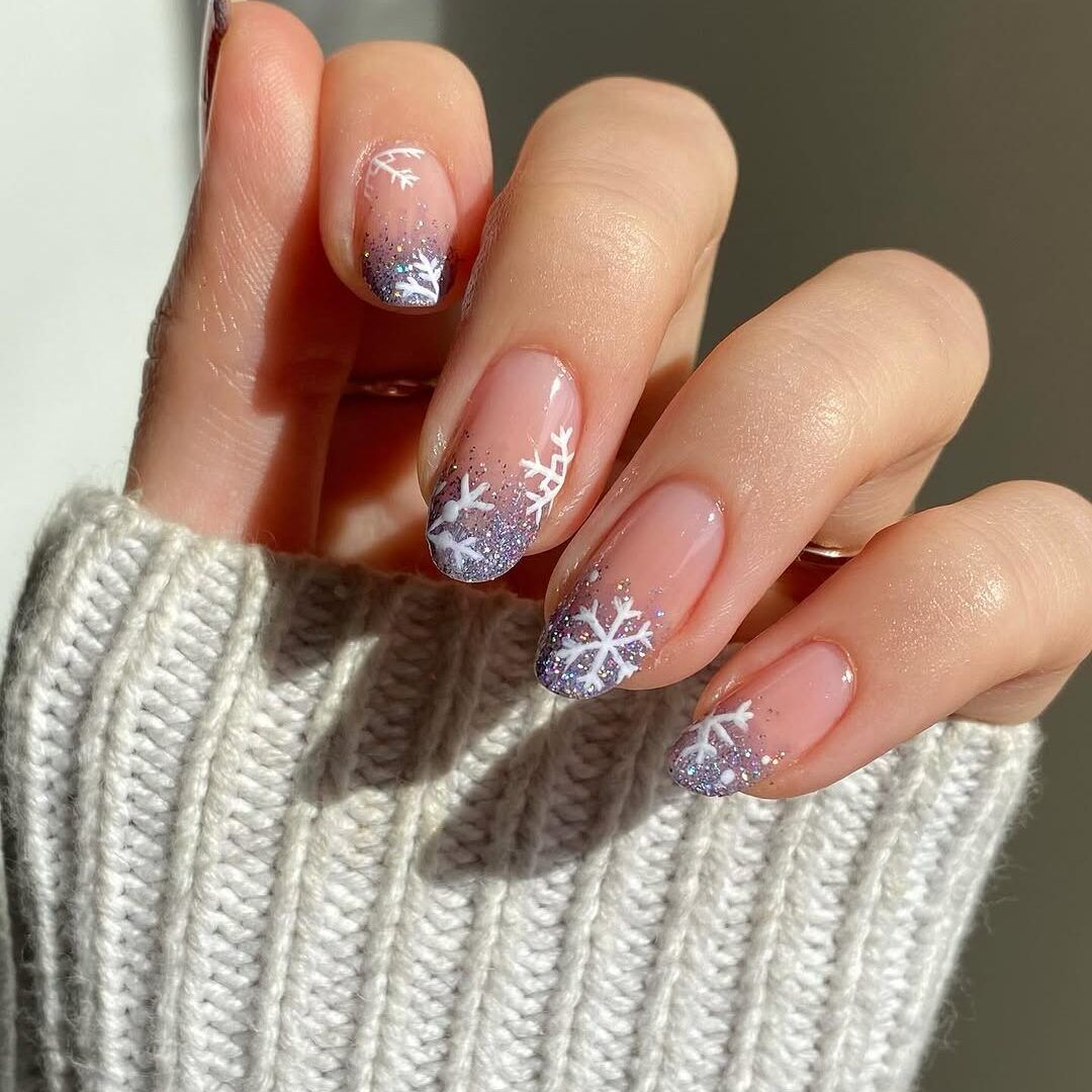 10 Snowflake Nails to Take Your Winter Manicure to the Next Level ...
