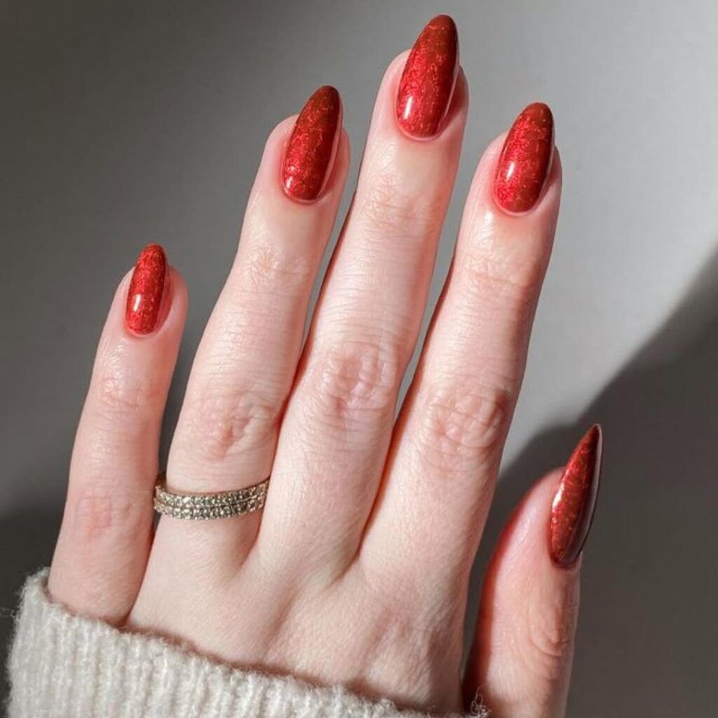 The 8 Best Cat-Eye Manicure Colors to Try - NewBeauty