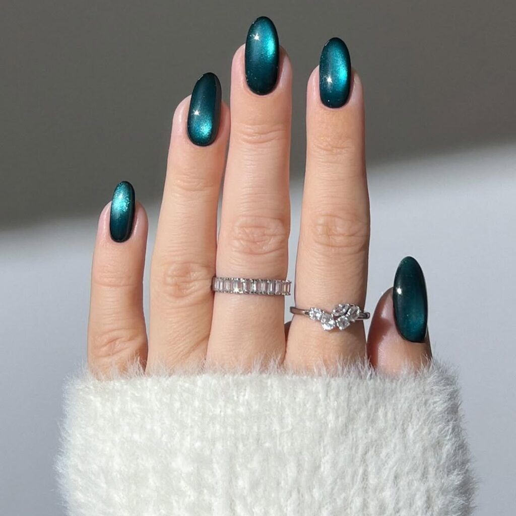 The 8 Best Cat Eye Manicure Colors To Try NewBeauty The 8 Best Cat Eye Manicure Colors To Try NewBeauty