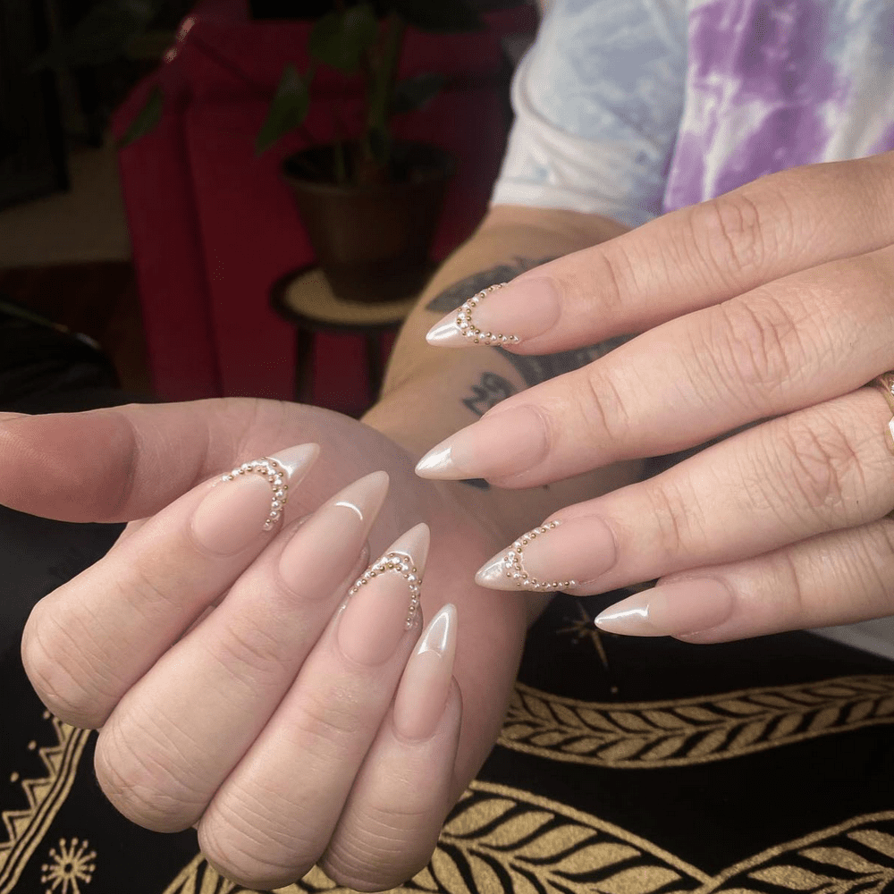 3D French Tips Are a Luxurious Twist on the Classic Technique