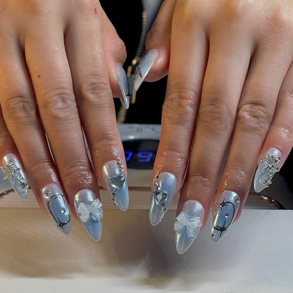 Icy Chrome Nails Are the Coolest Wintry Manicure