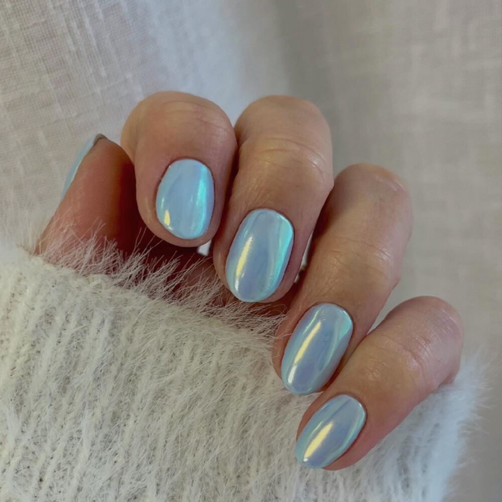 Icy Chrome Nails Are the Coolest Wintry Manicure