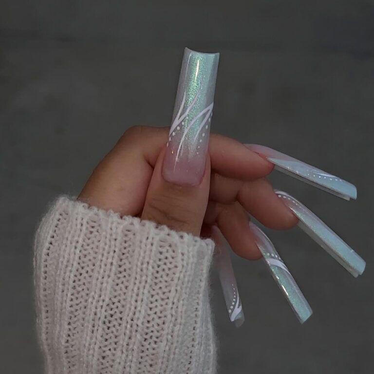Icy Chrome Nails Are the Coolest Wintry Manicure