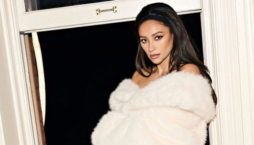 Brown Blush Is the Perfect Trend for Every Skin Tone - NewBeauty