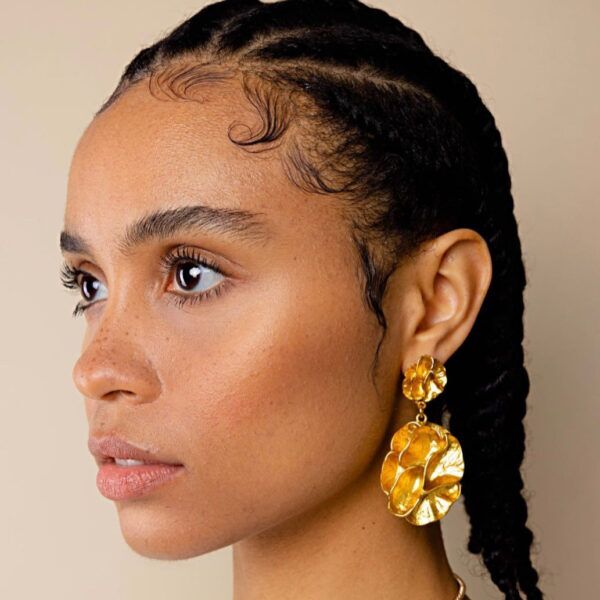 8 Curly Hairstyles That Will Dominate in 2025 - NewBeauty