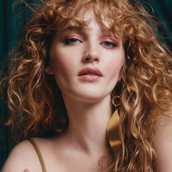 8 Curly Hairstyles That Will Dominate in 2025 - NewBeauty