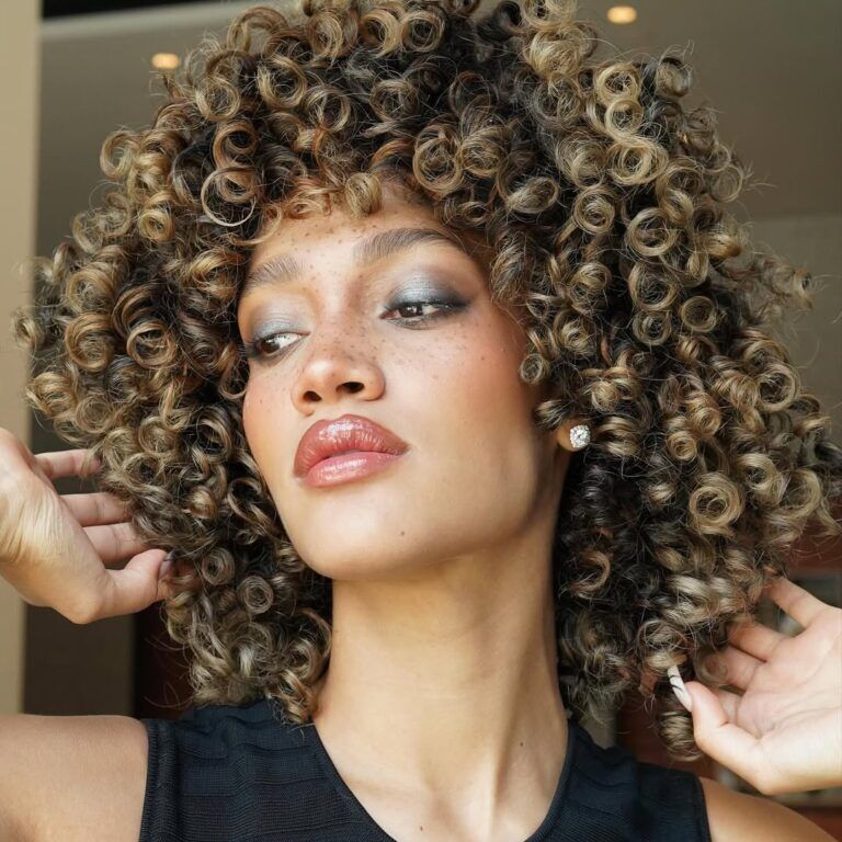 8 Curly Hairstyles That Will Dominate in 2025 - NewBeauty