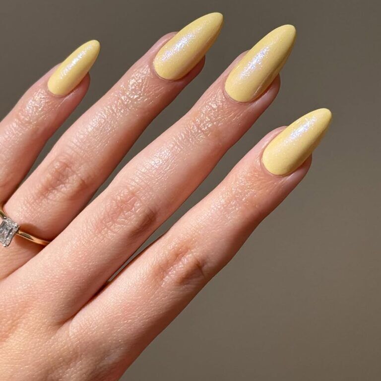 Twee Nail Designs Are the Retro Look You're Seeing Everywhere