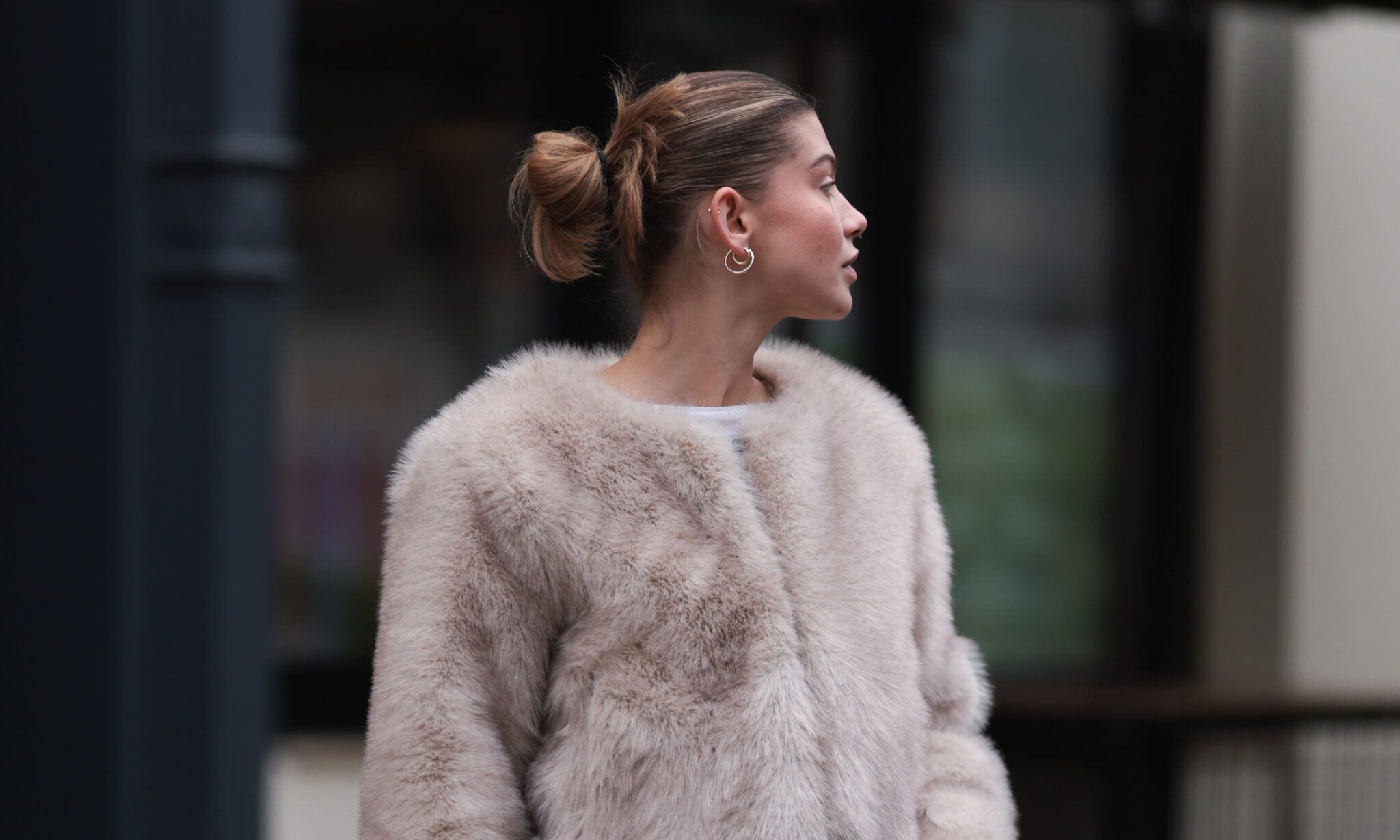 The Secret to the Perfect Messy Bun, Revealed
