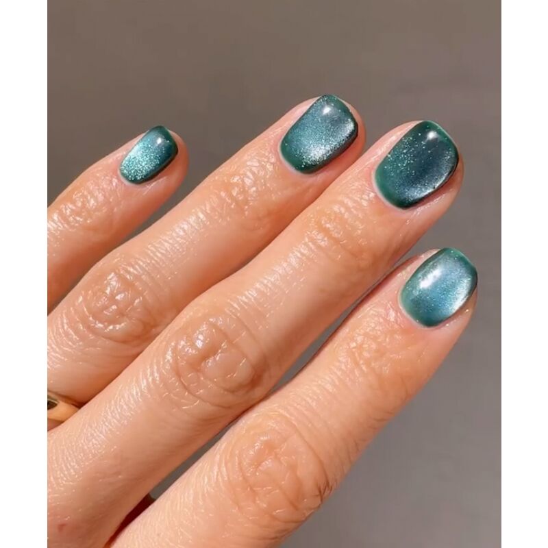 Emerald Nails Are the Regal Manicure Trend to Wear This Spring