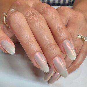Pearl Nails Are the Perfect Rich Girl Manicure for Spring - NewBeauty