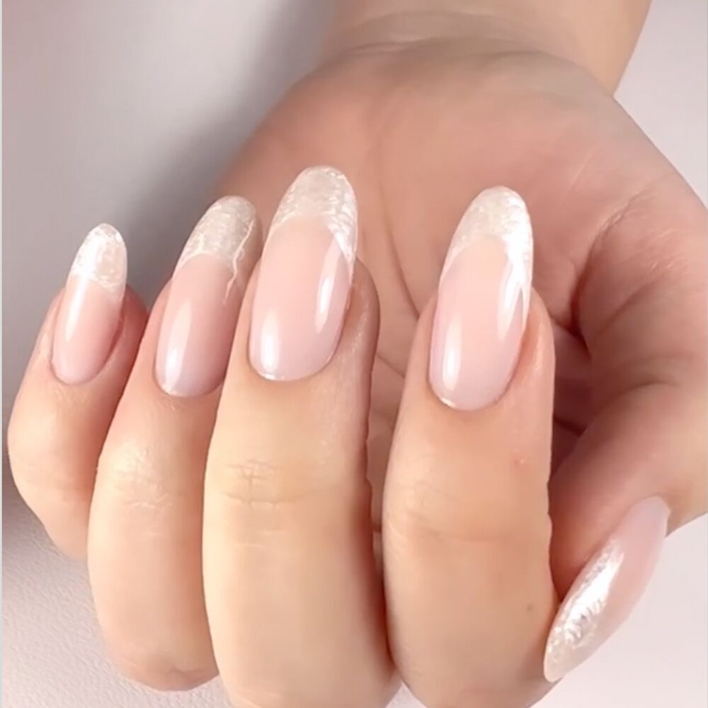 Pearl Nails Are the Perfect Rich Girl Manicure for Spring - NewBeauty