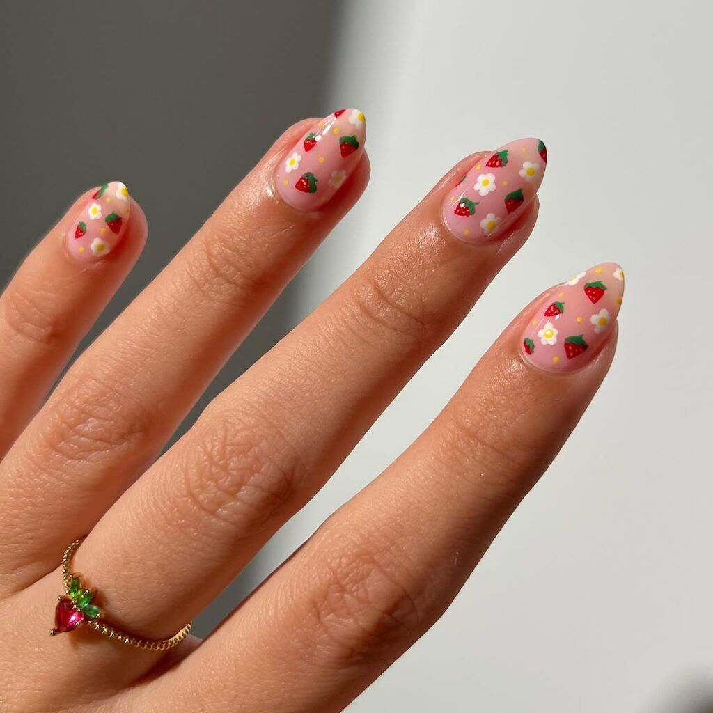 Twee Nail Designs Are the Retro Look You're Seeing Everywhere