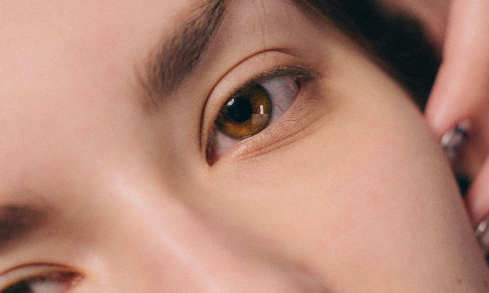 The Best Products For Dry Eyes to Refresh and Brighten