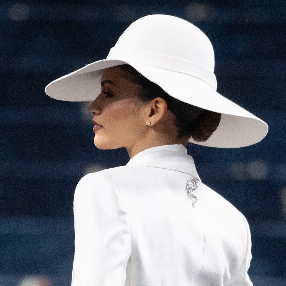 10 Celebrity Side Profiles That Never Miss - NewBeauty